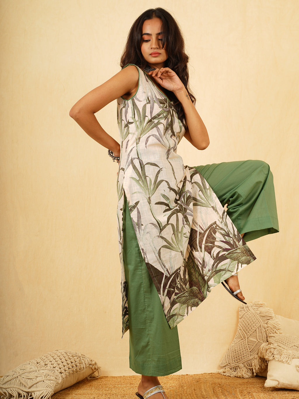 8 Stylish Indian Women’s Outfits For Work - House of Anecdotes